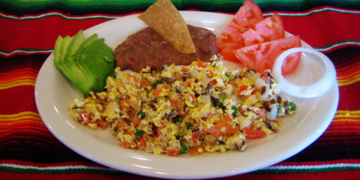 La machaca de res con huevo | Deliciosa receta fácil de hacer